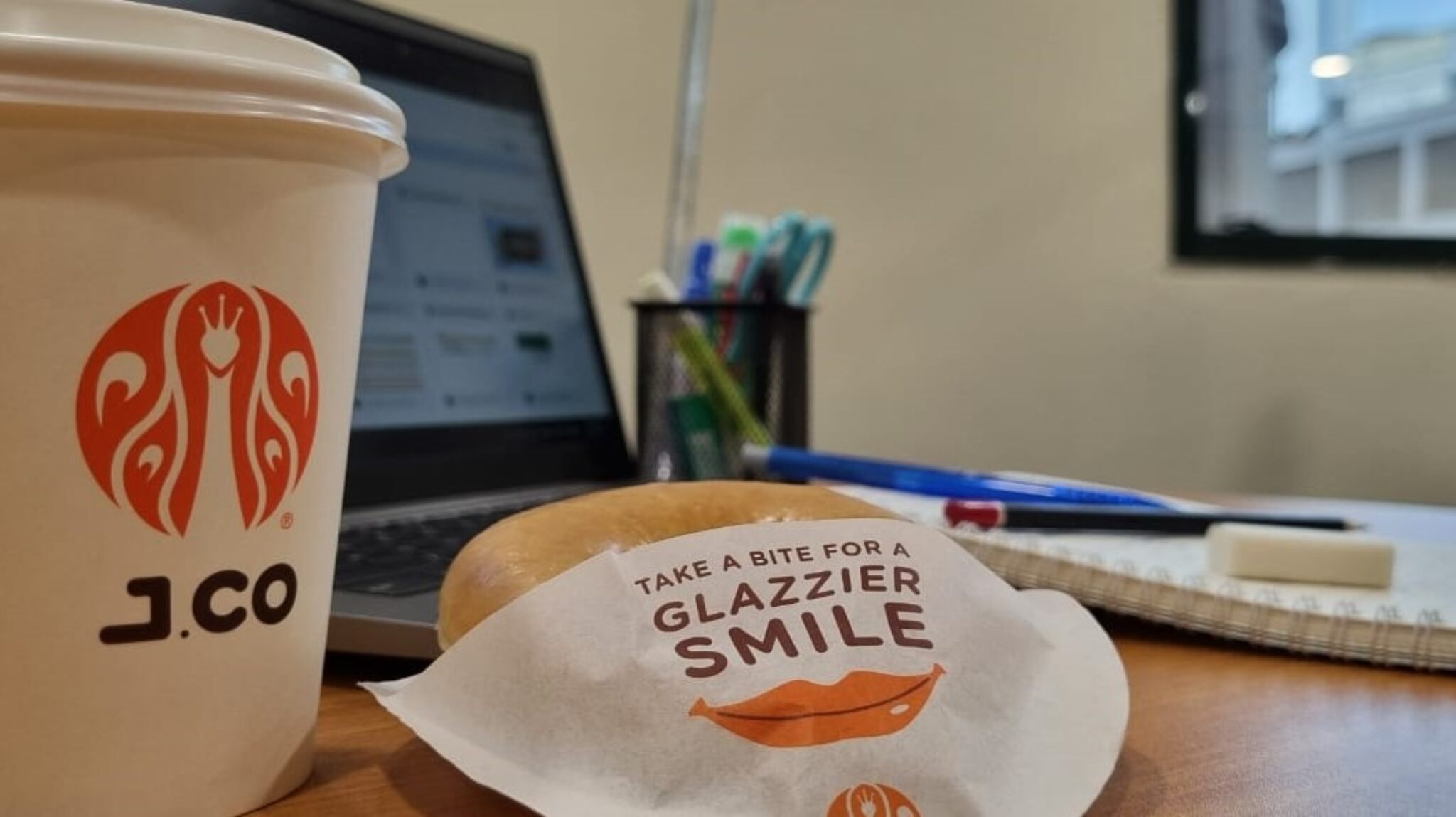 J.CO Donuts & Coffee FREE Glazzy donut with purchase Promotion